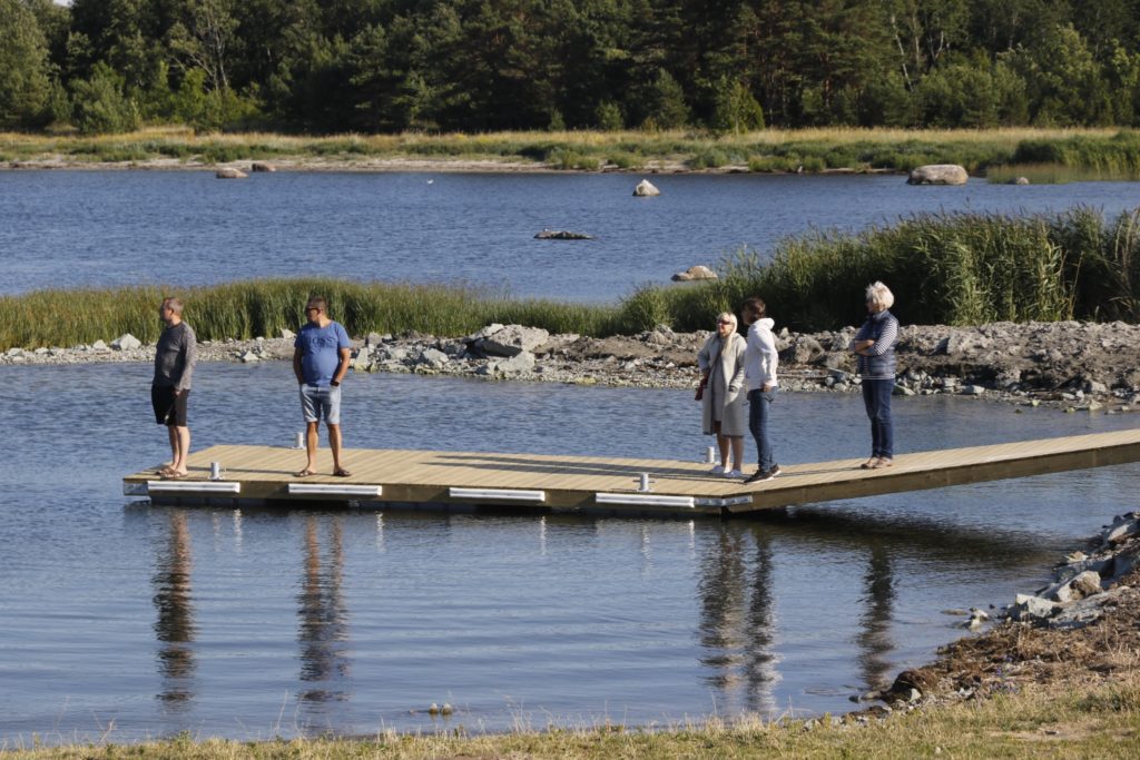 Galerii: Nõva sadam sai ujuvkai - Lääne Elu