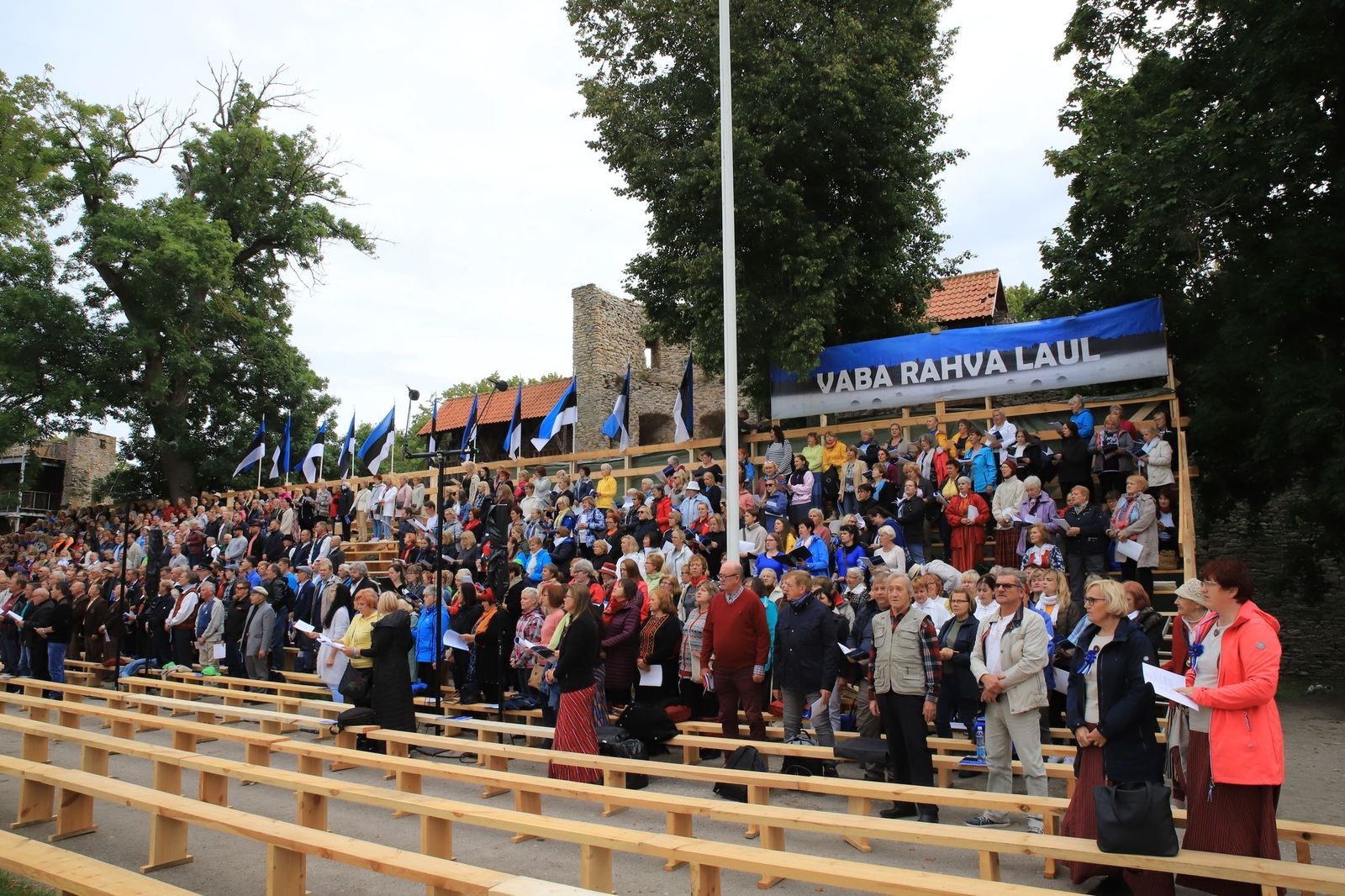 Galerii: "Vaba rahva laul" Haapsalu piiskopilinnuses - Lääne Elu